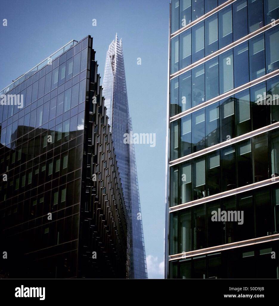 Office building tower hi-res stock photography and images - Alamy