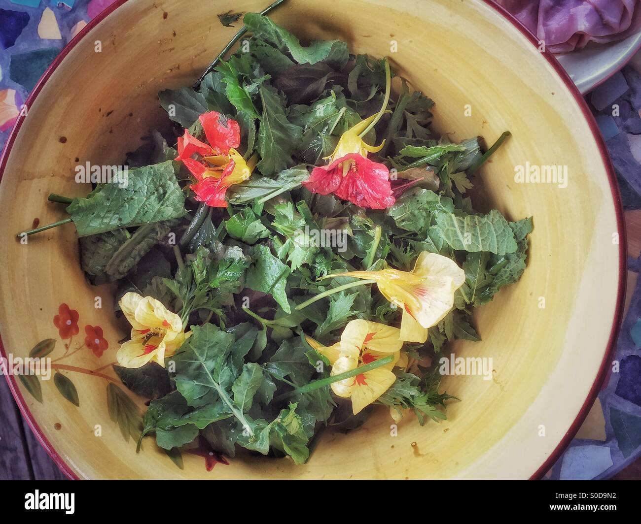 Rustic flowers hi-res stock photography and images - Alamy