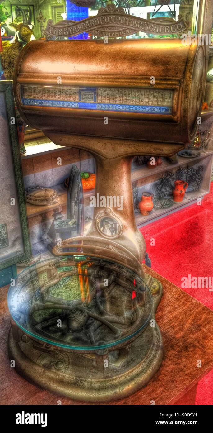 Standard scale hi-res stock photography and images - Alamy