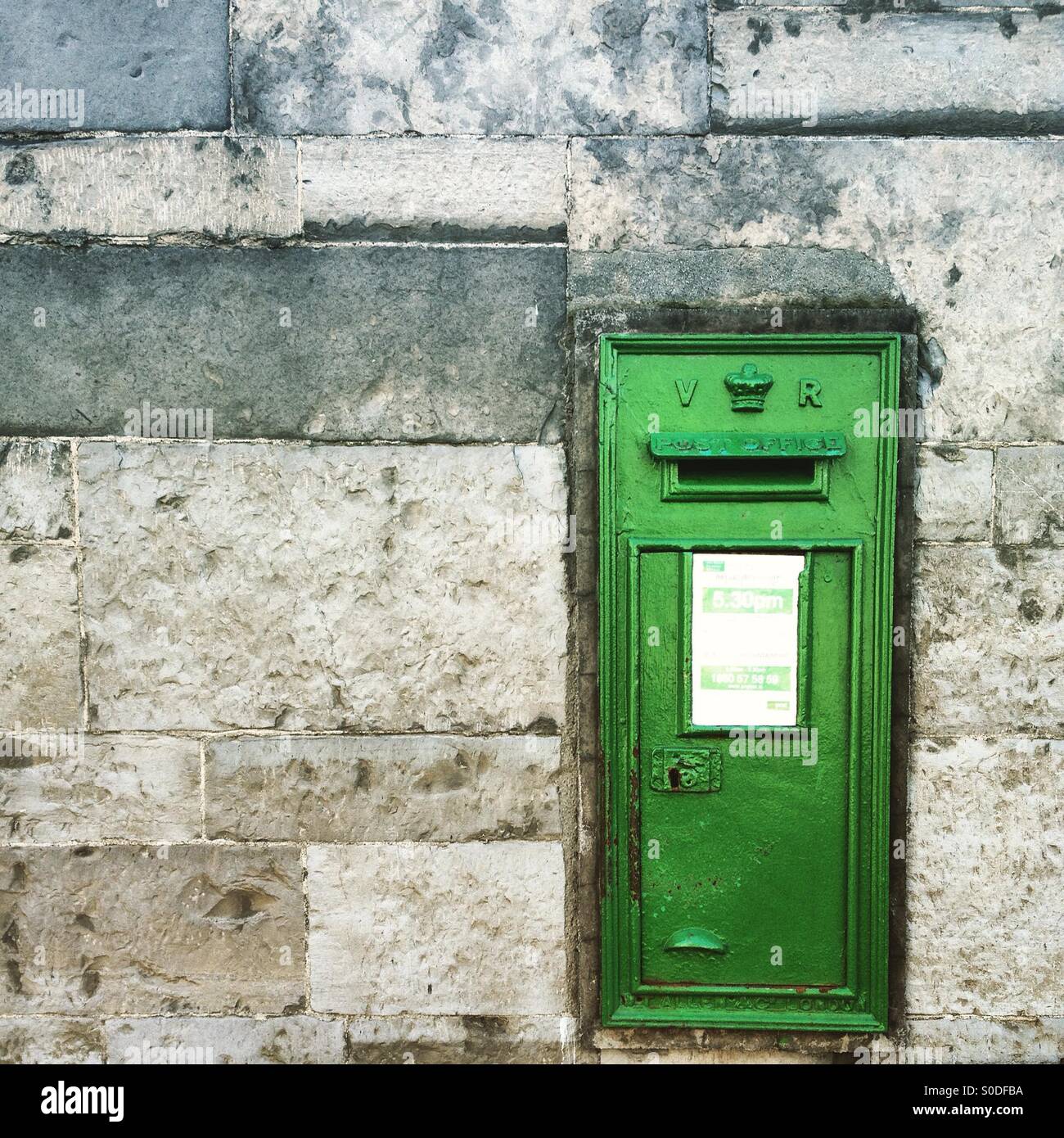 Green letterbox hi-res stock photography and images - Alamy