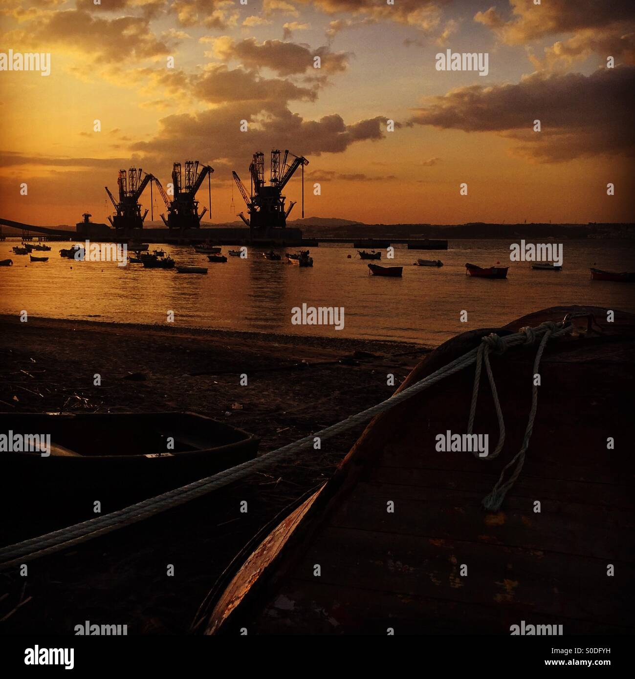 Industrial setting hi-res stock photography and images - Alamy