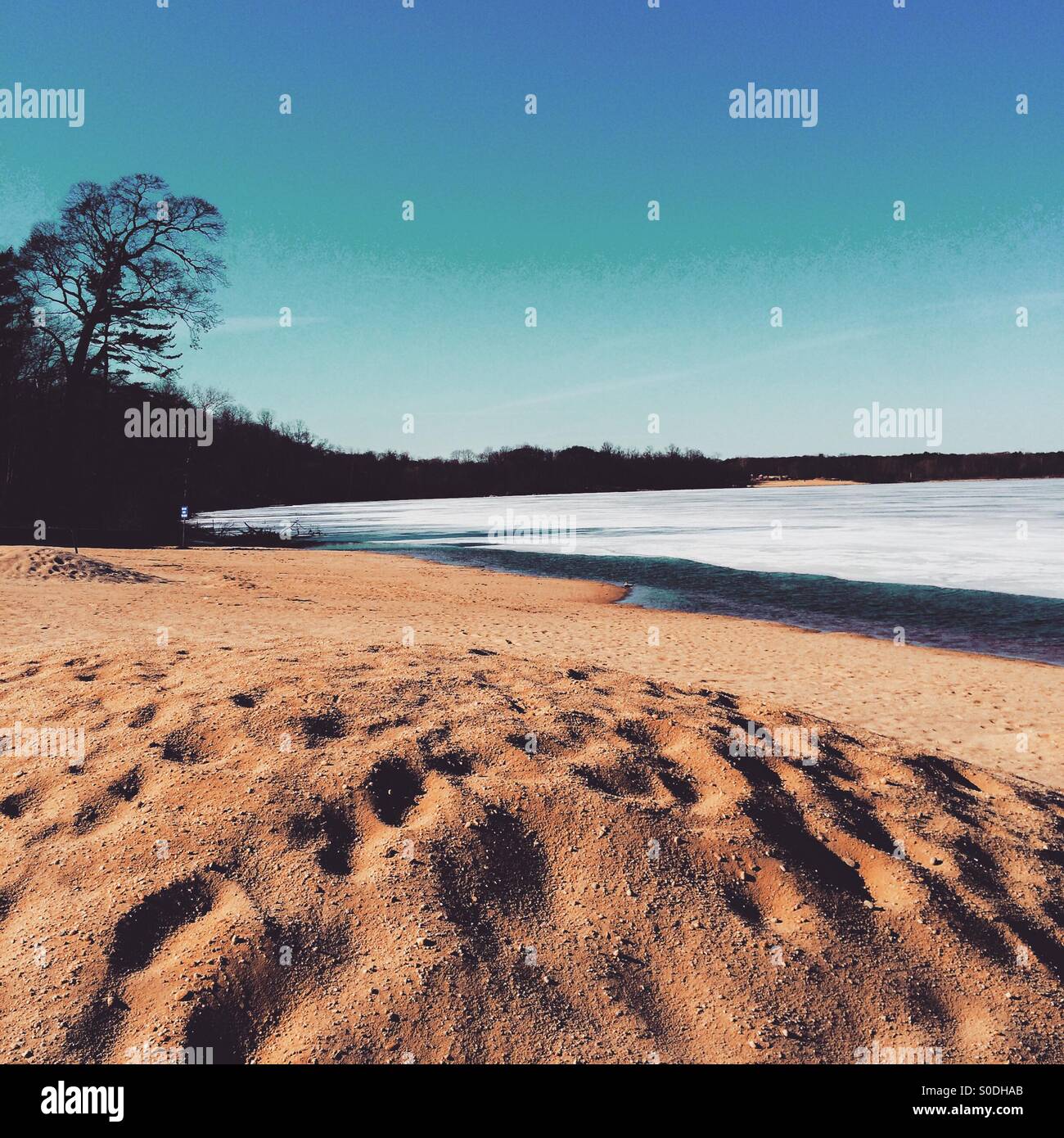 Winter beach day hi-res stock photography and images - Alamy