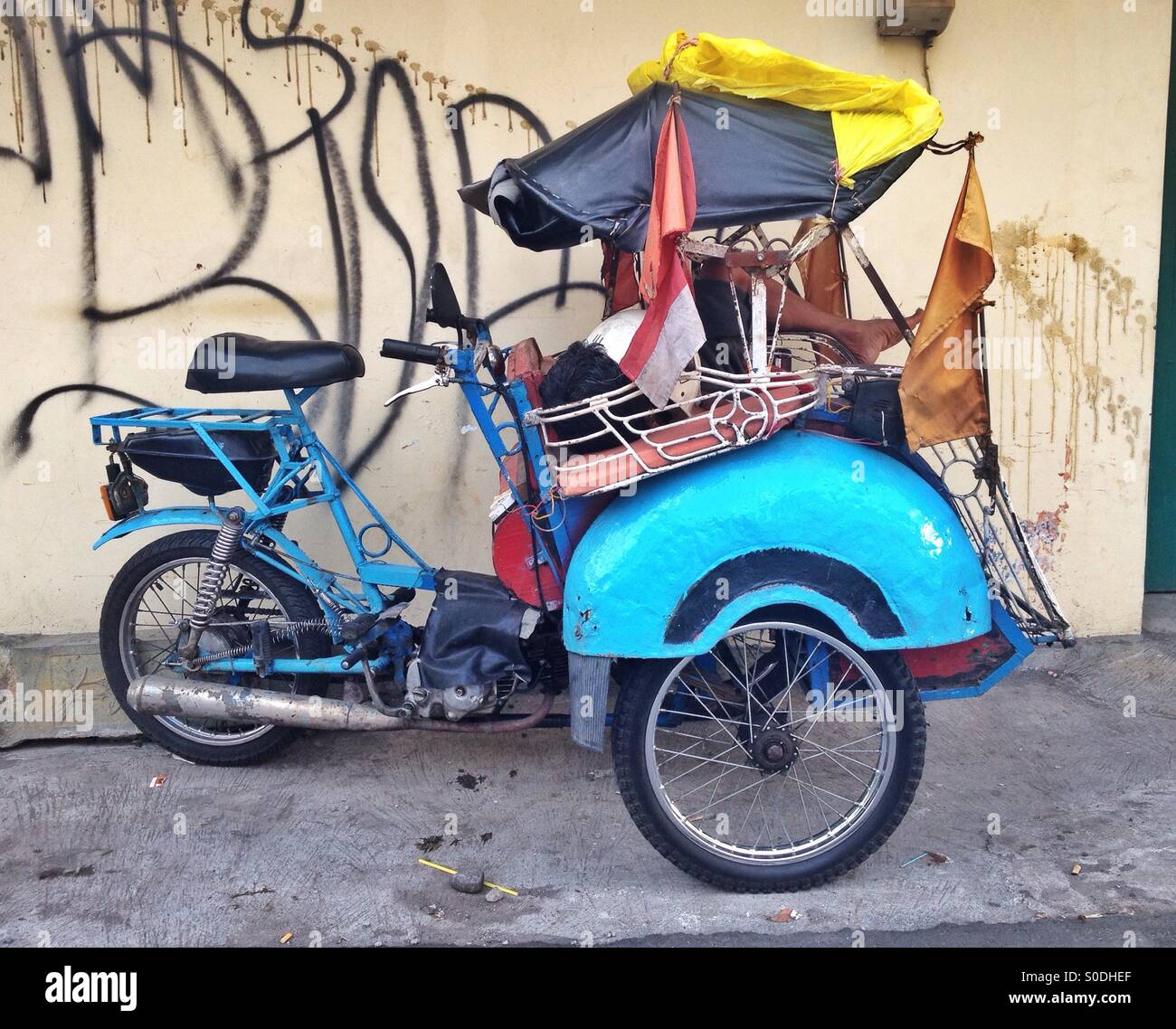 Rickshaw transport indonesia hi-res stock photography and images - Alamy