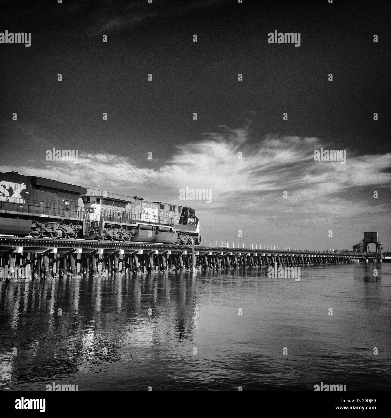 Train crossing bridge hi-res stock photography and images - Alamy