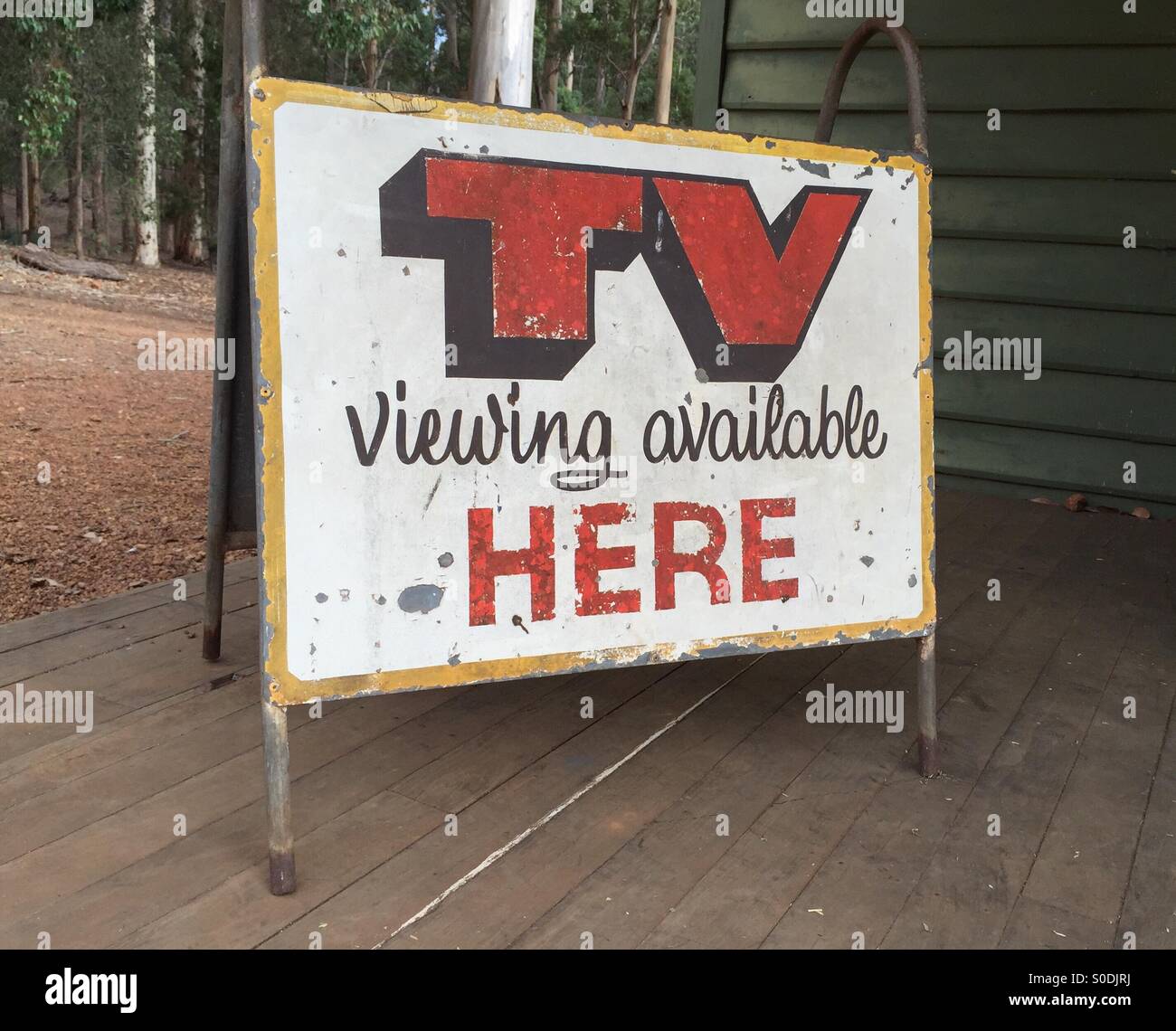 Viewing tv hi-res stock photography and images - Alamy