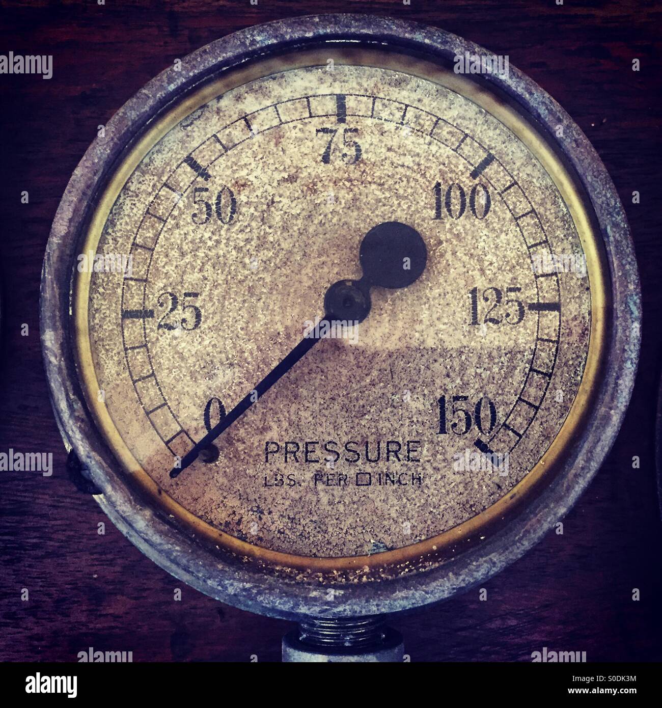 Pressure gauge needle hi-res stock photography and images - Alamy
