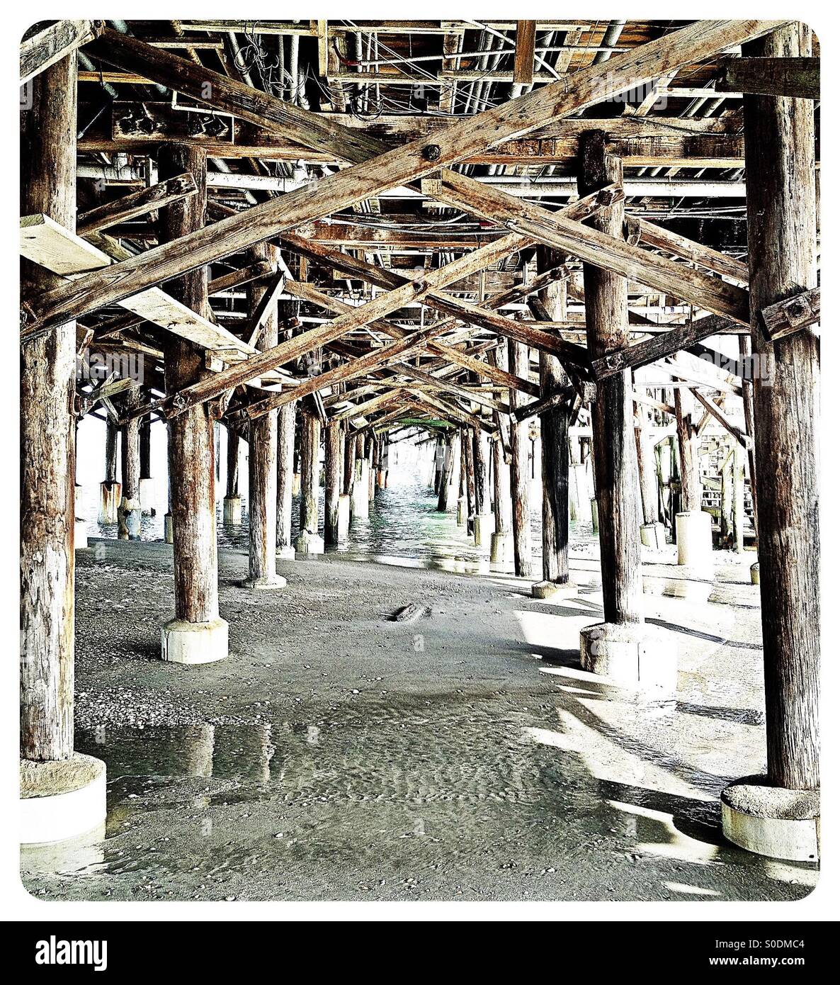 Pier beams hi-res stock photography and images - Alamy