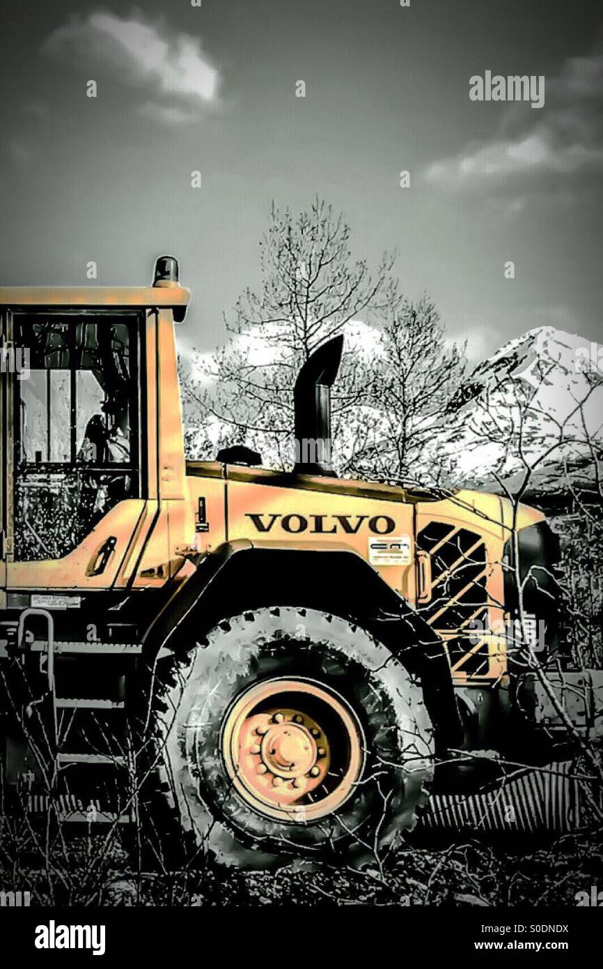 Volvo dump trucks hi-res stock photography and images - Alamy