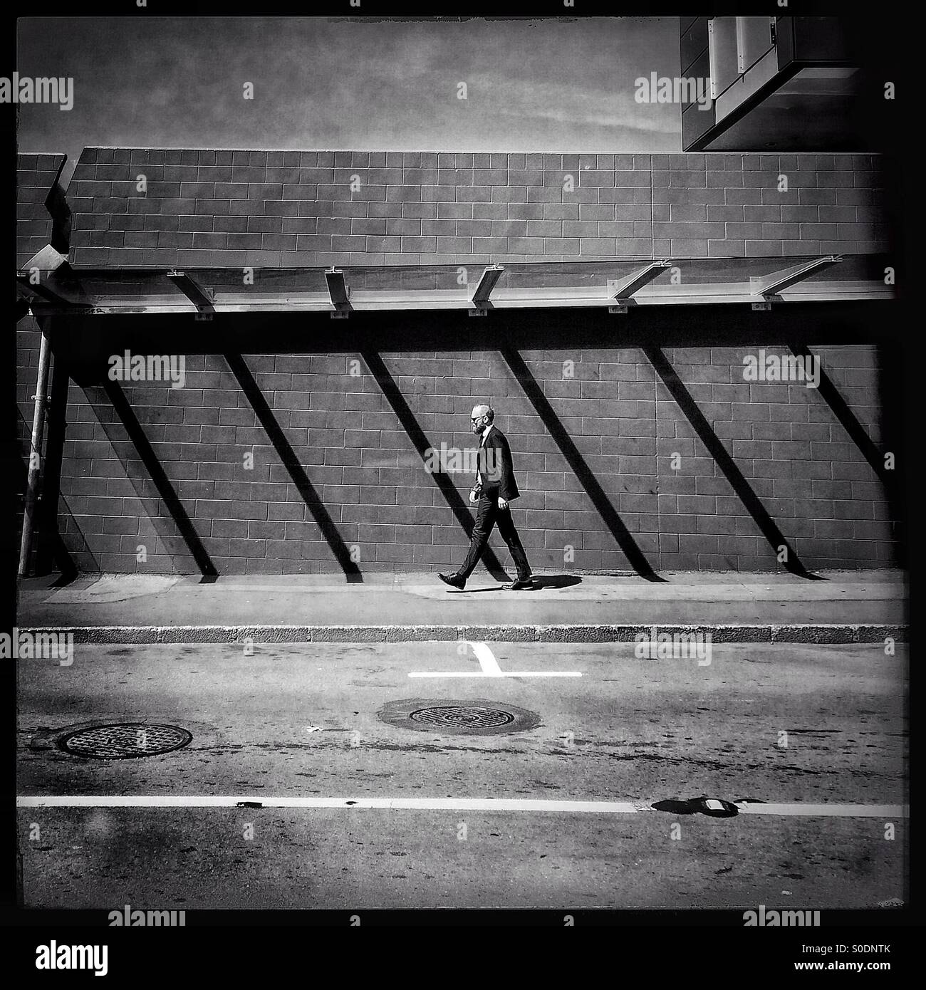Man walking graphic hi-res stock photography and images - Alamy