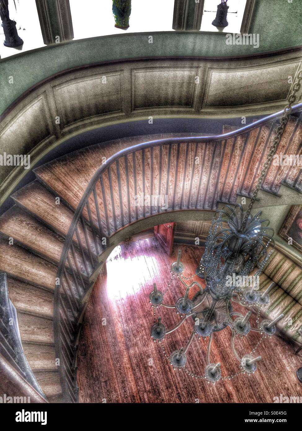 Vintage staircase hi-res stock photography and images - Alamy