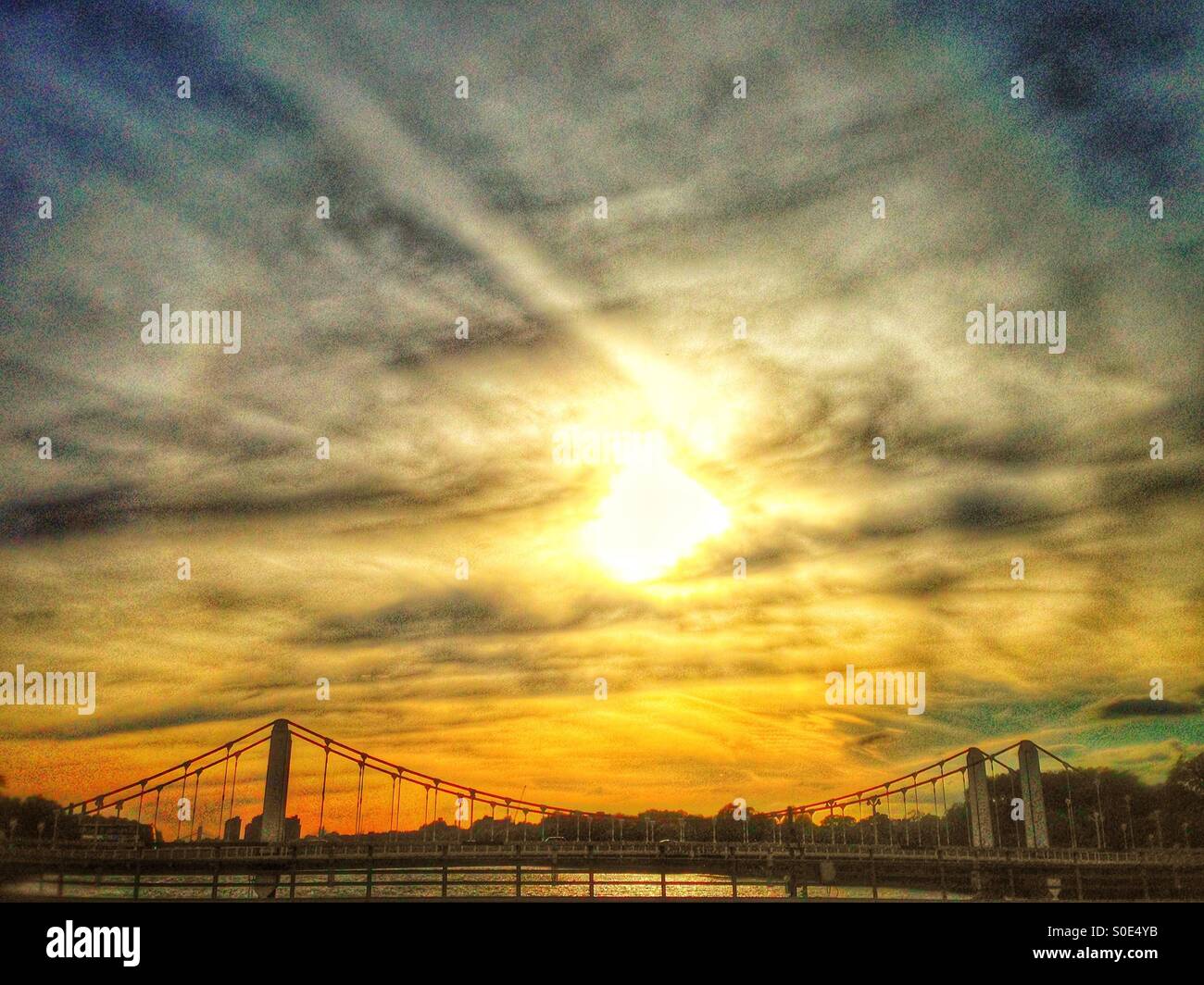 Chelsea bridge sunset Stock Photo - Alamy