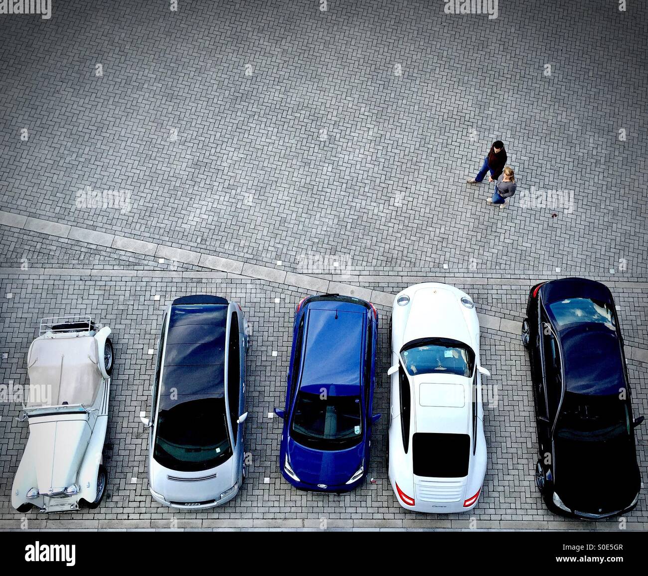 Cars of the past hi-res stock photography and images - Alamy