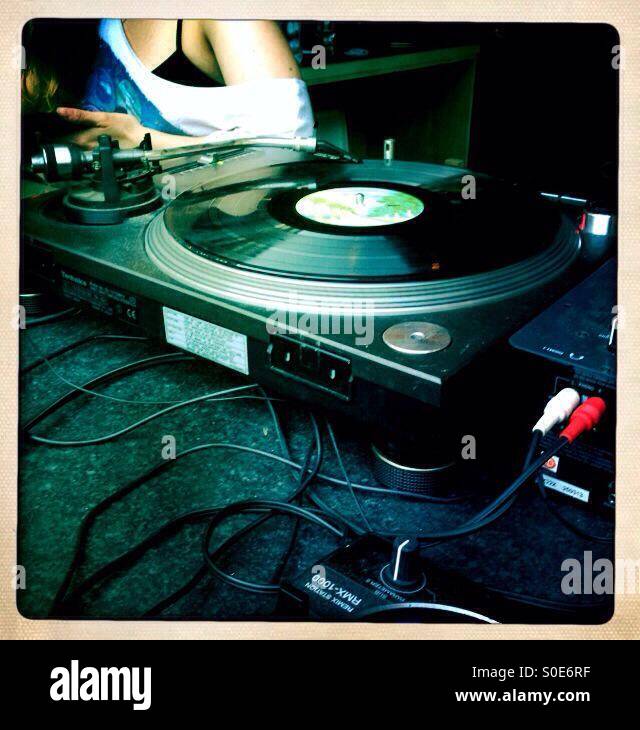 Spinning decks hi-res stock photography and images - Alamy