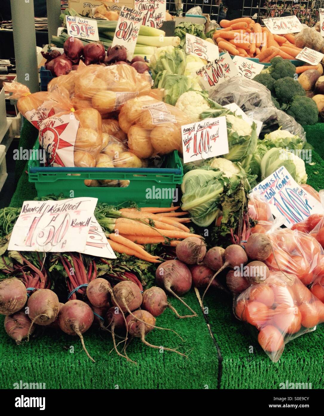 Veg stall potatoes hi-res stock photography and images - Alamy