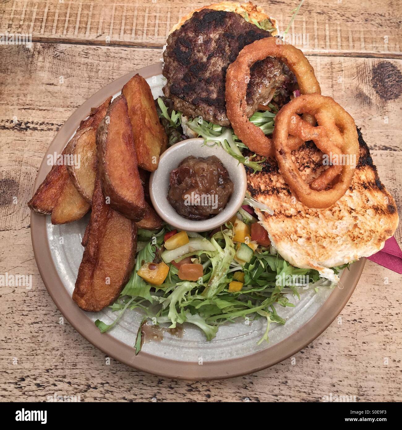 Posh pub hi-res stock photography and images - Alamy