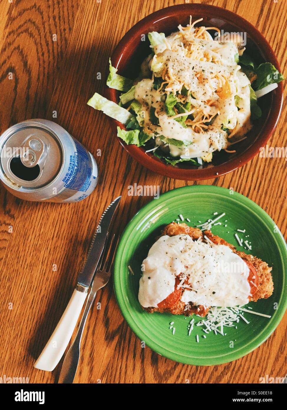 Maroon chicken hi-res stock photography and images - Alamy