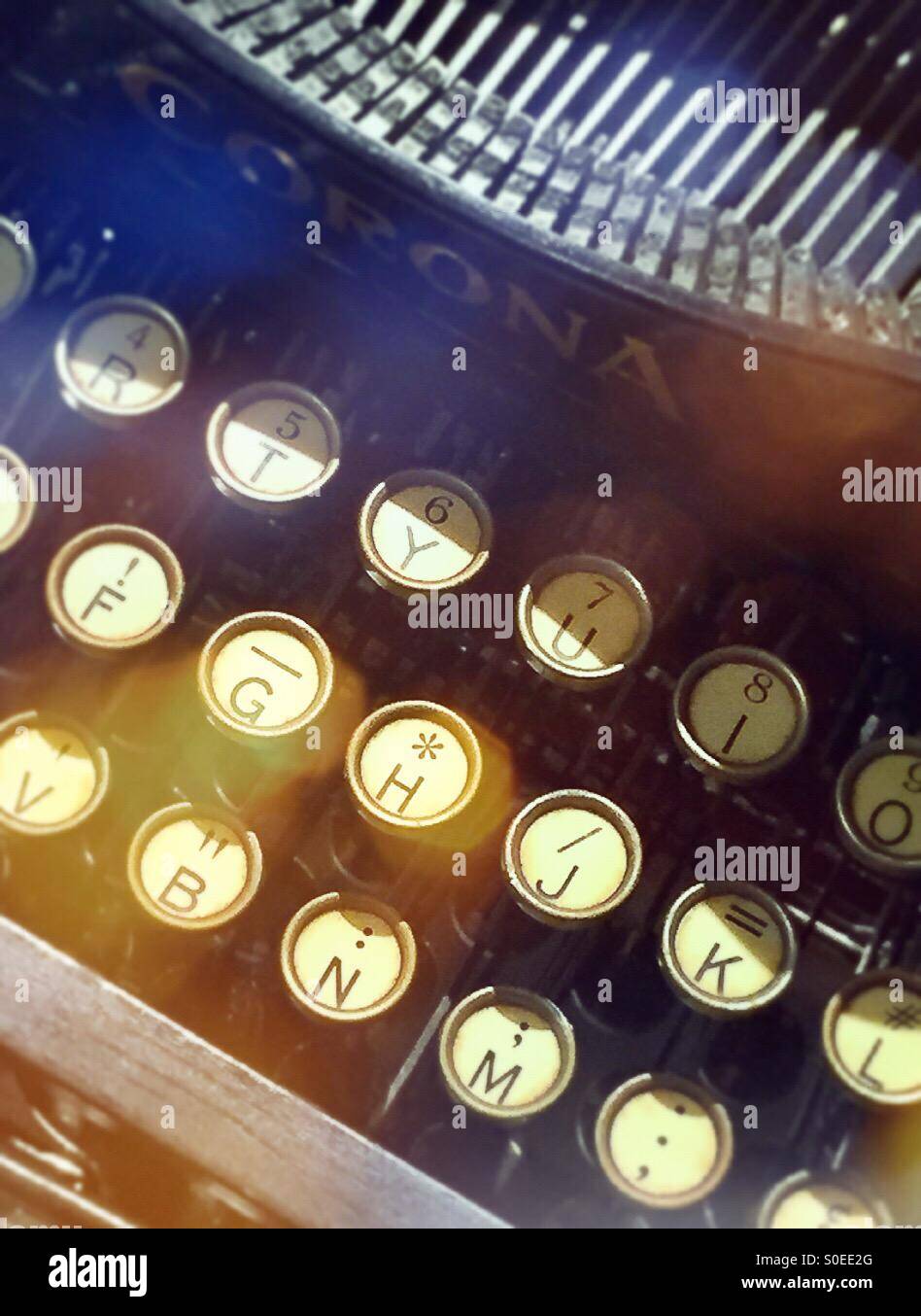 Vintage mechanical manual typewriter Stock Photo - Alamy