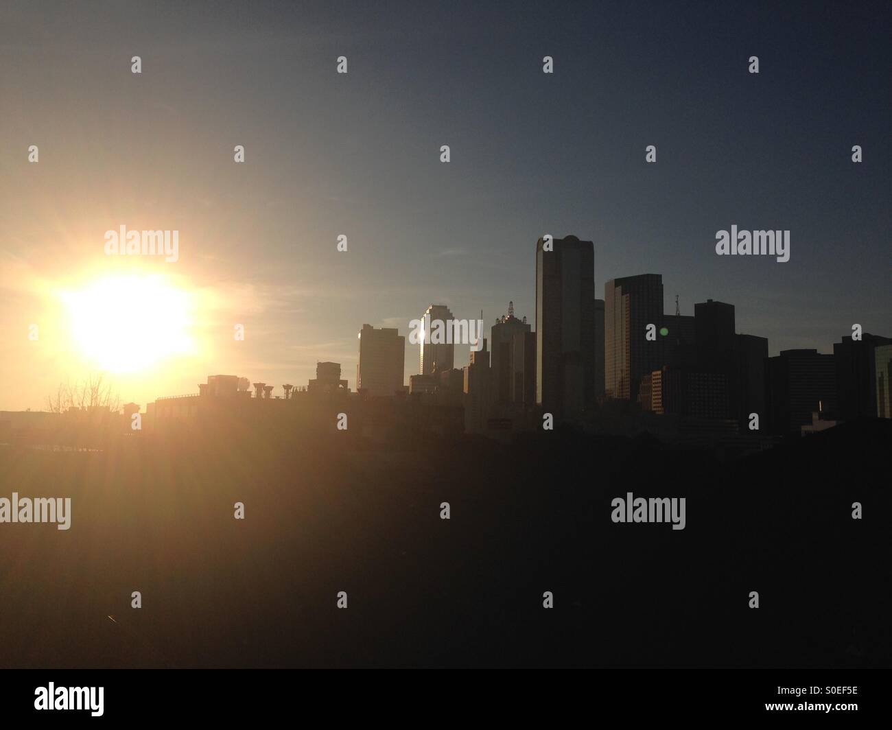 Dallas skyline sunset hi-res stock photography and images - Alamy