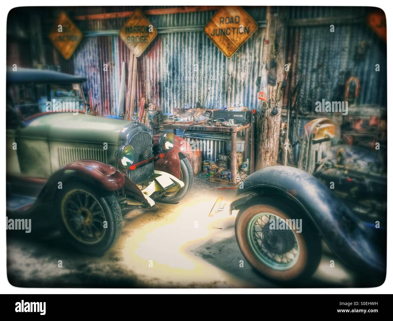 Old garage hi-res stock photography and images - Alamy