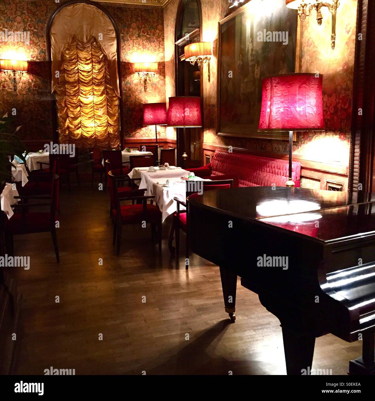 Luxury restaurant in Italy Stock Photo - Alamy