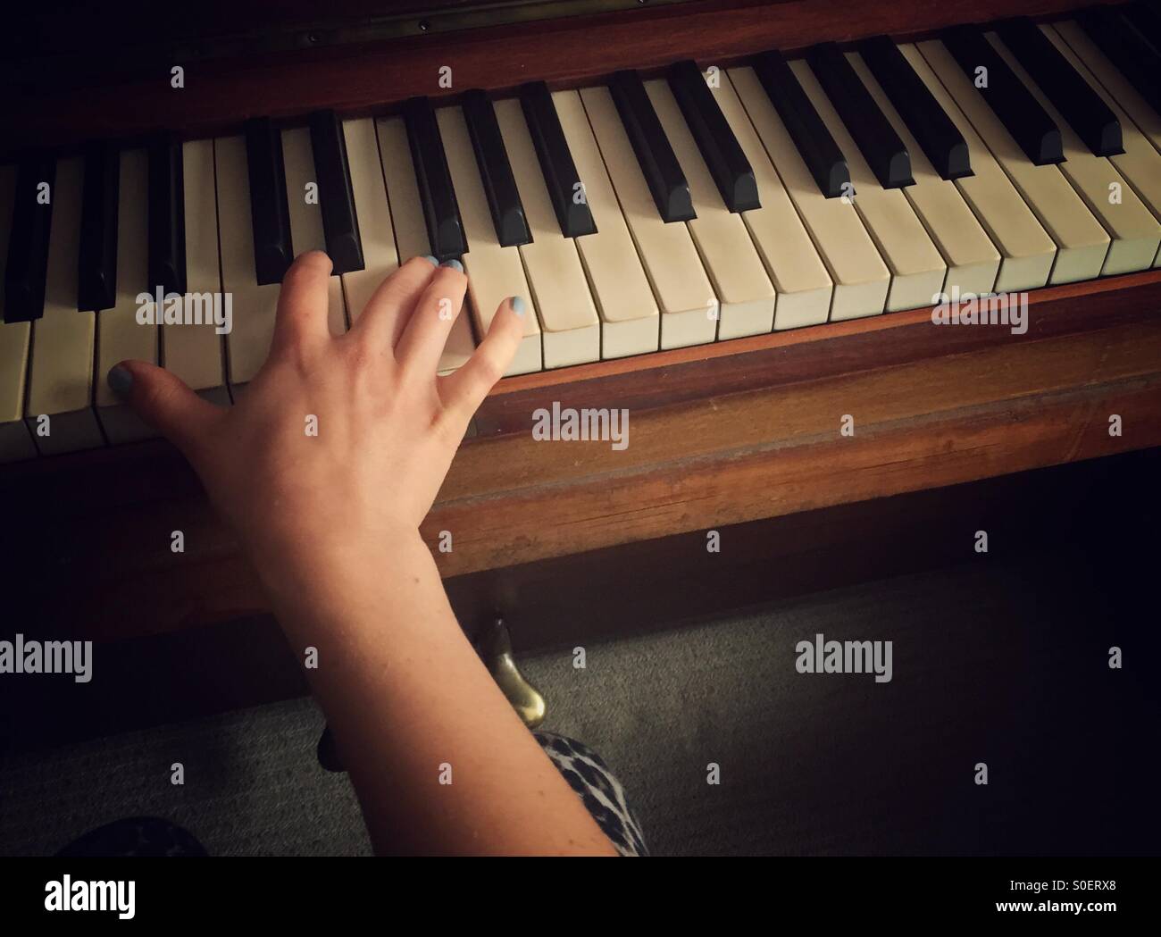 Elegant piano woman hi-res stock photography and images - Alamy