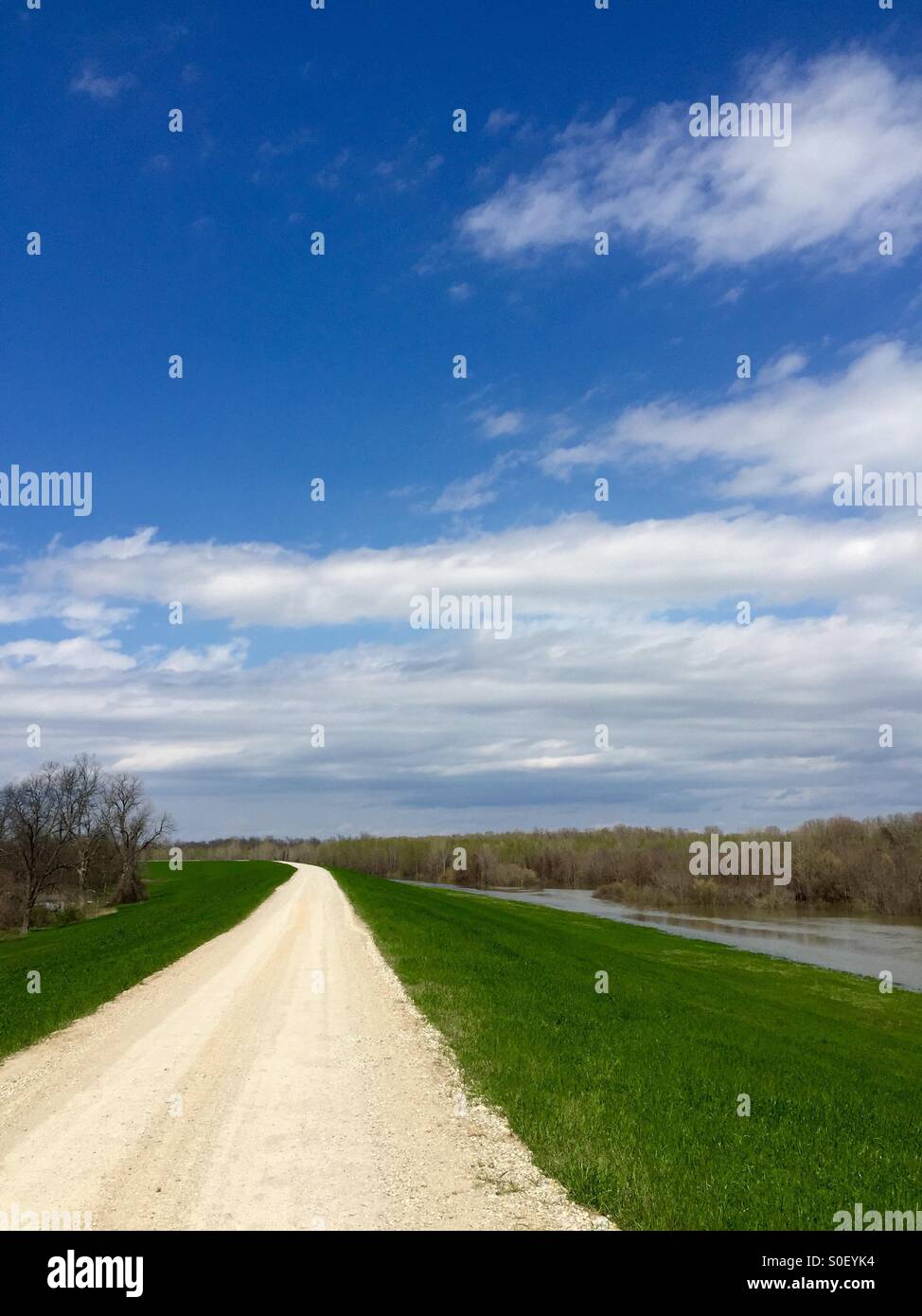 Levee river hi-res stock photography and images - Alamy