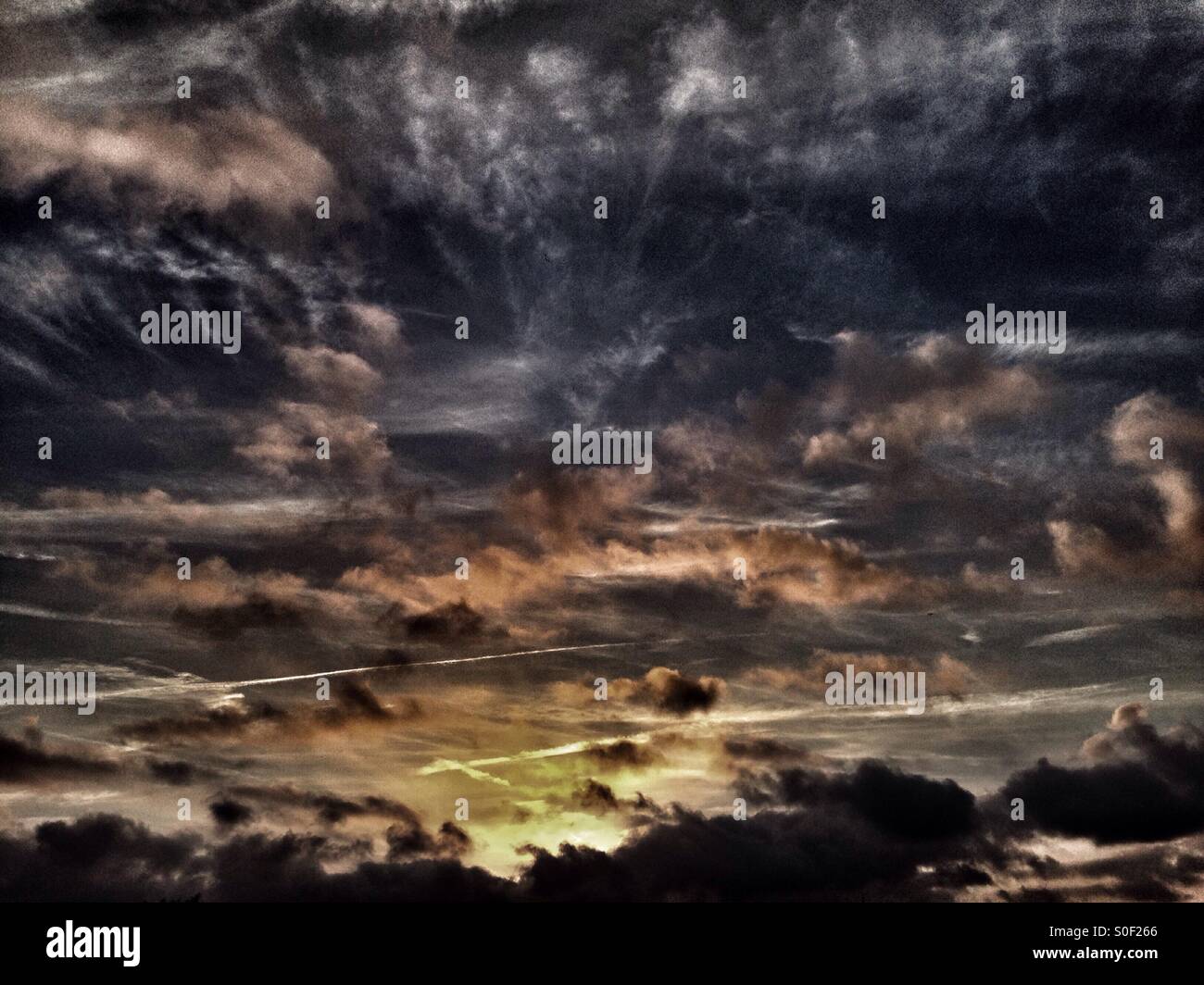 Doomsday sky hi-res stock photography and images - Alamy