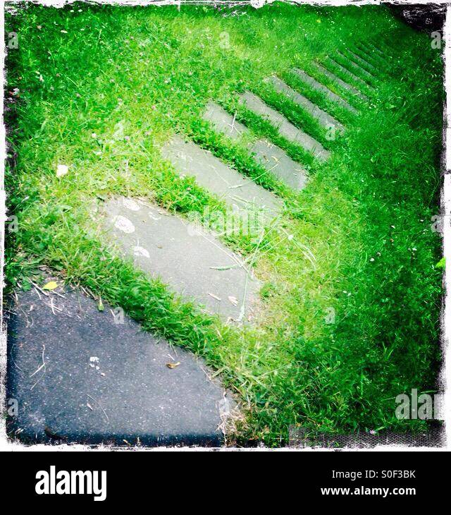 Concrete garden path hi-res stock photography and images - Alamy