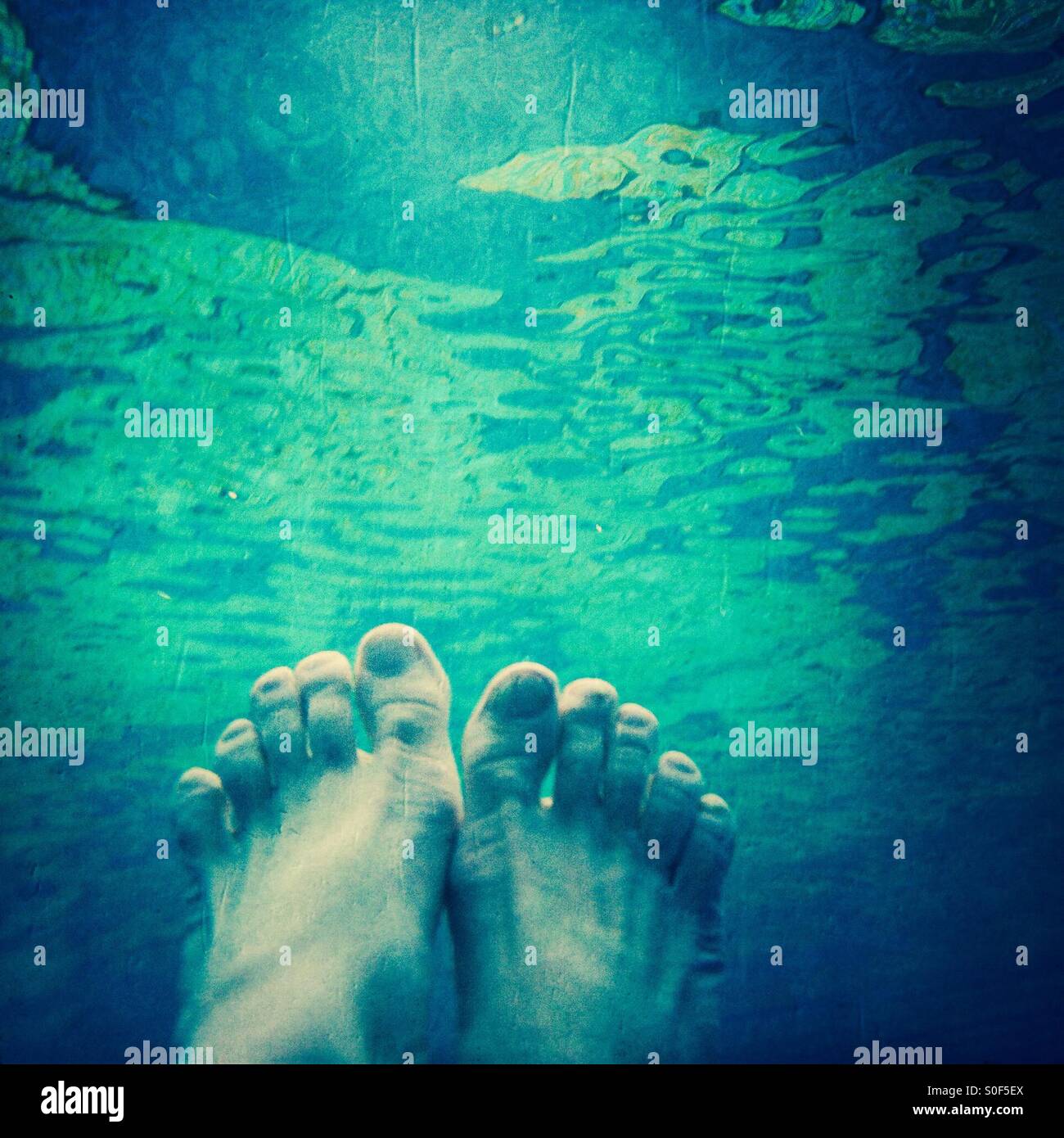 Male toes hi-res stock photography and images - Alamy