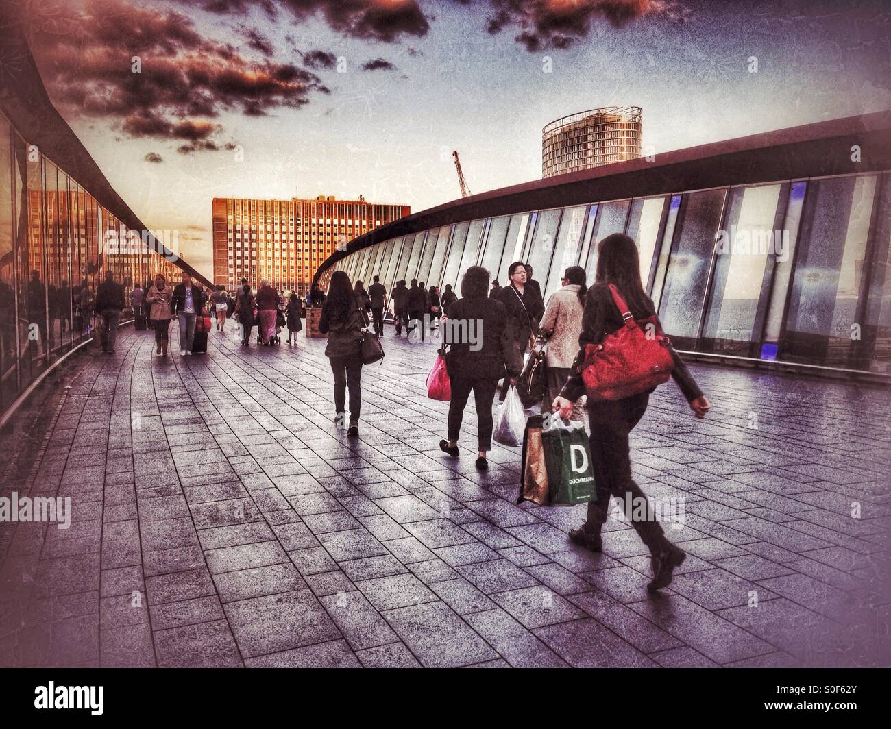 Stratford Westfield Shopping Bridge High Resolution Stock Photography ...