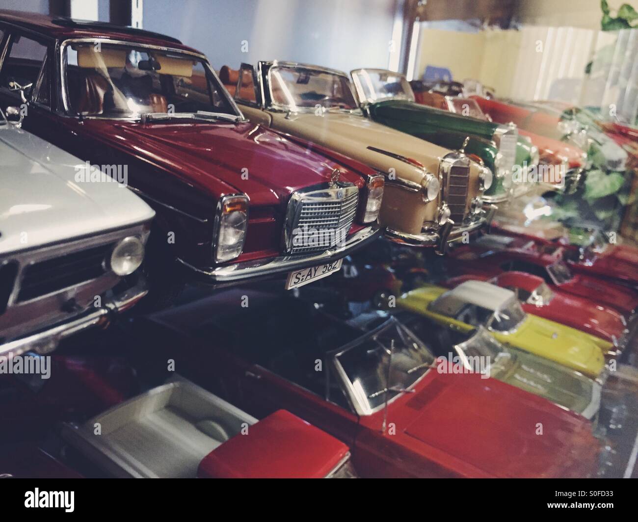 School scale hi-res stock photography and images - Alamy