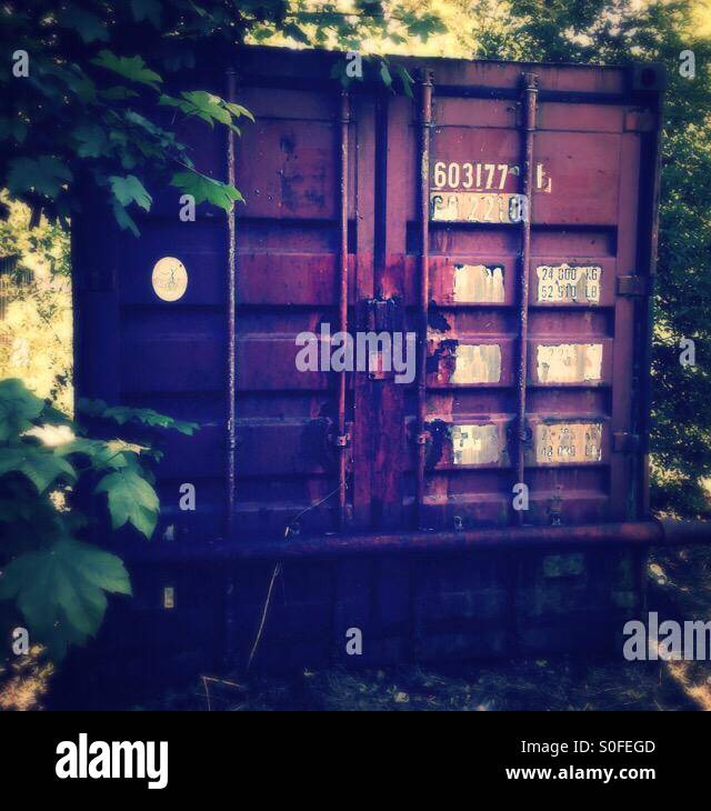 Oldshippingcontainer hi-res stock photography and images - Alamy