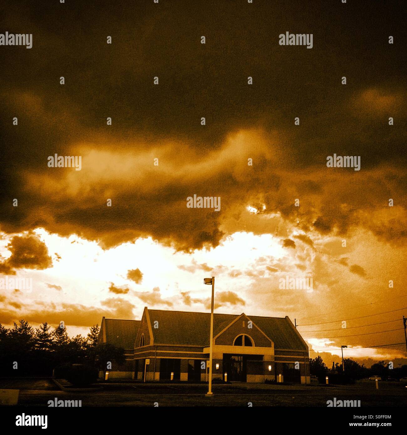 Storm clouds approach hi-res stock photography and images - Alamy