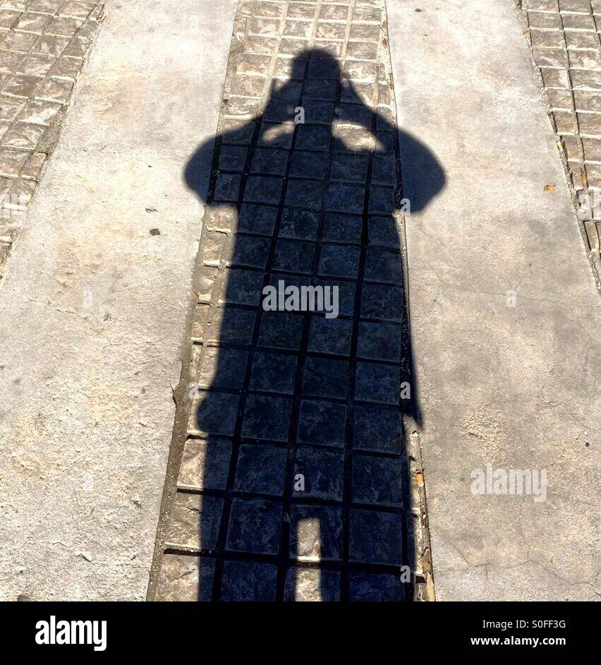 Shadow selfie hi-res stock photography and images - Alamy