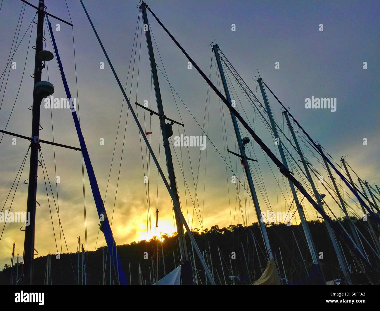Twilight beams hi-res stock photography and images - Alamy