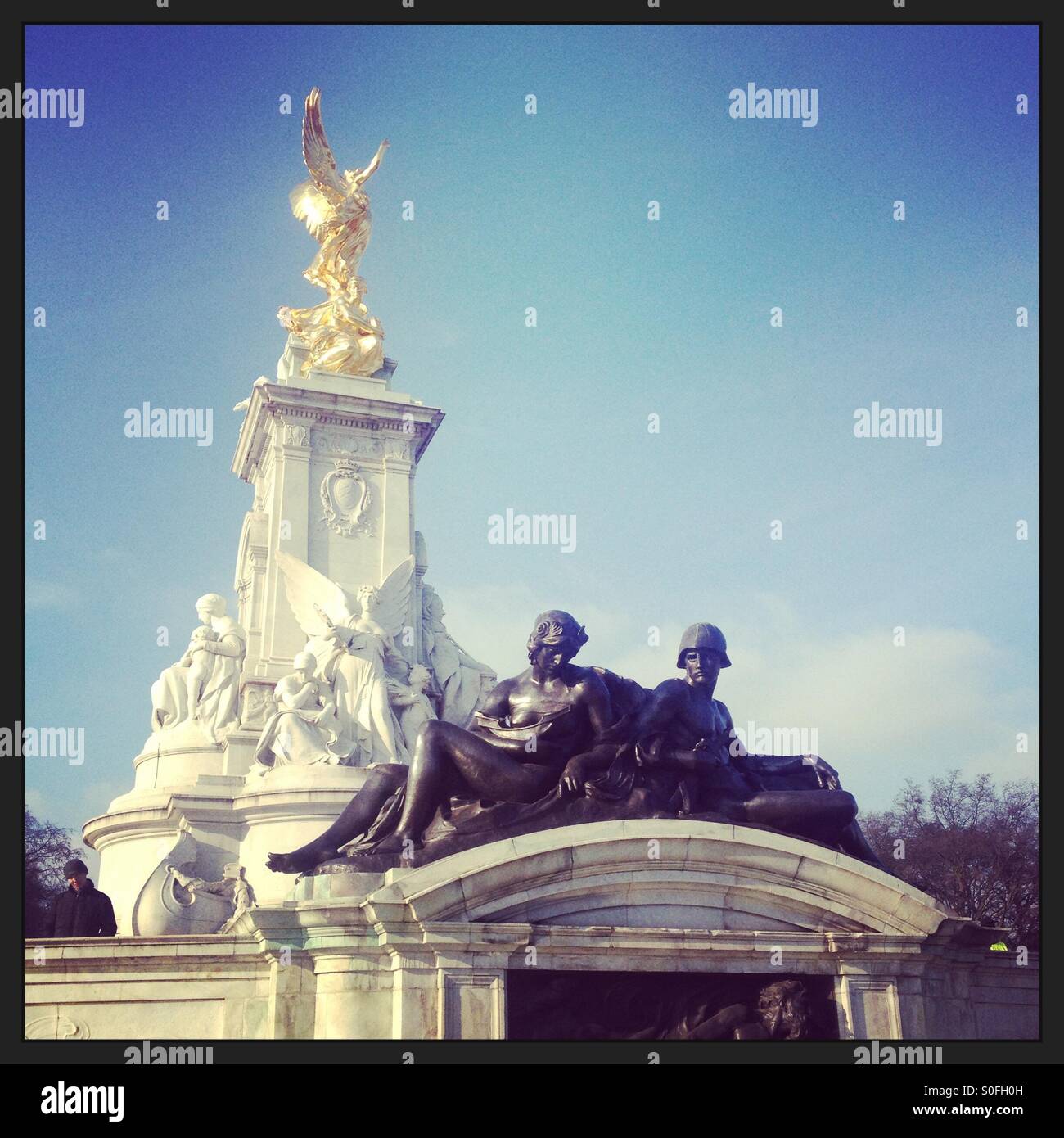 Buckingham palace royal family hi-res stock photography and images - Alamy