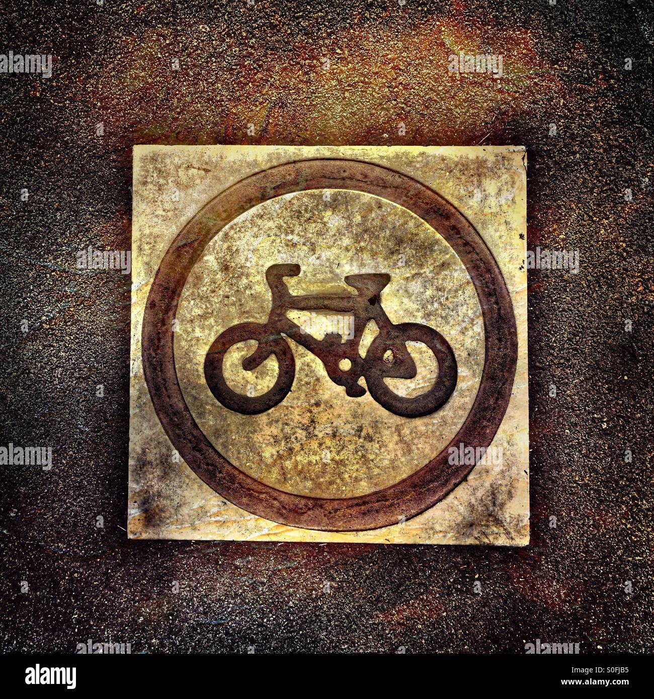 Cycling permitted sign hi-res stock photography and images - Alamy