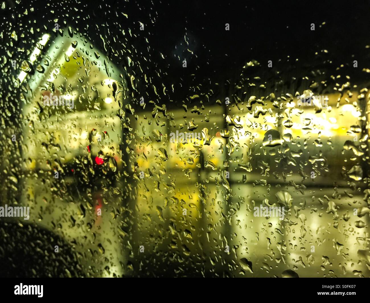 Mall rain night Stock Photo - Alamy