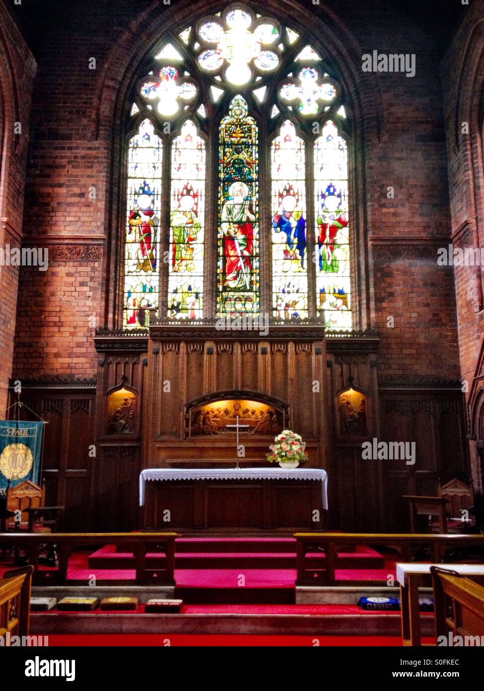 Large church window hi-res stock photography and images - Alamy