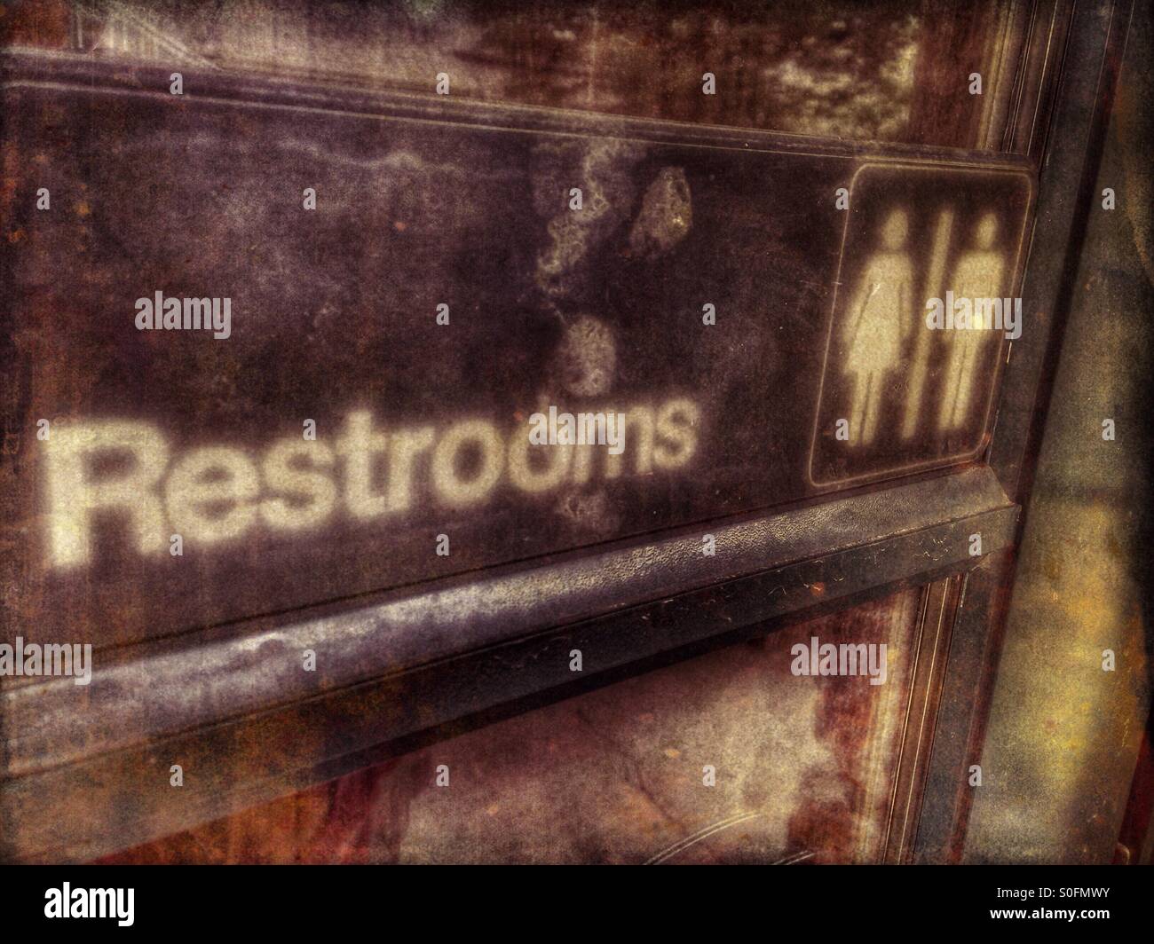 Restroom sign (1 Stock Photo - Alamy