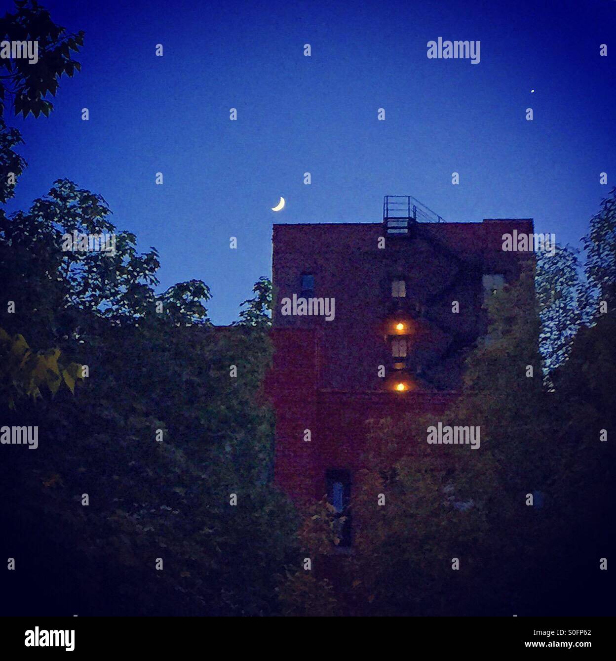 Chicago neighborhood night hi-res stock photography and images - Alamy