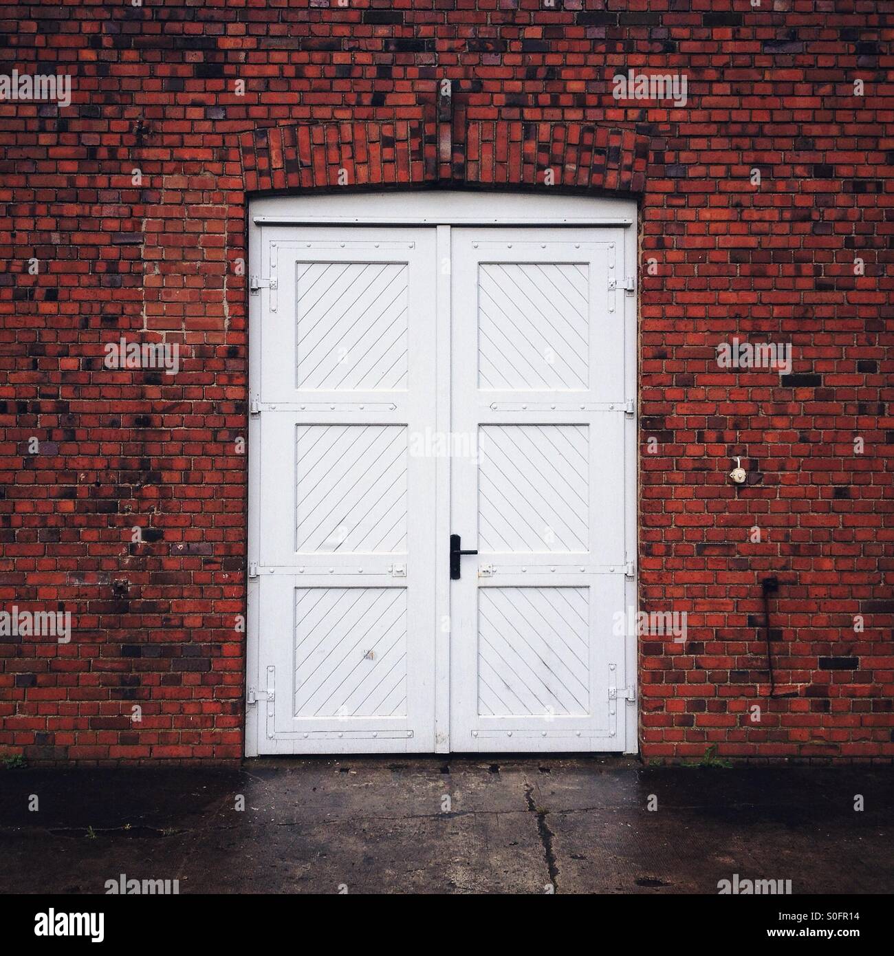 Red and white brick wall hi-res stock photography and images - Alamy