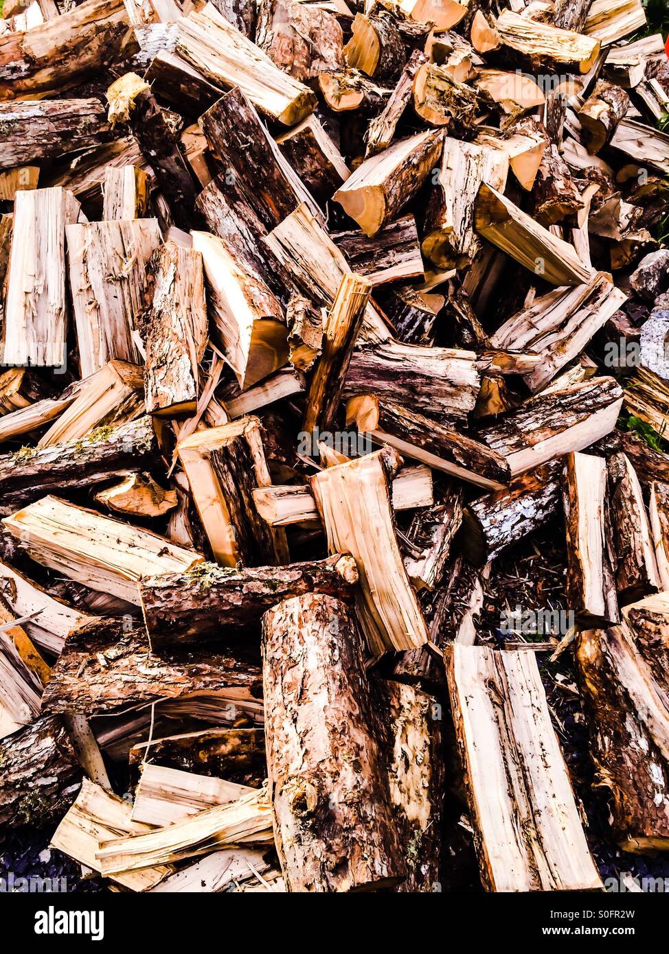 Pile kindling hi-res stock photography and images - Alamy