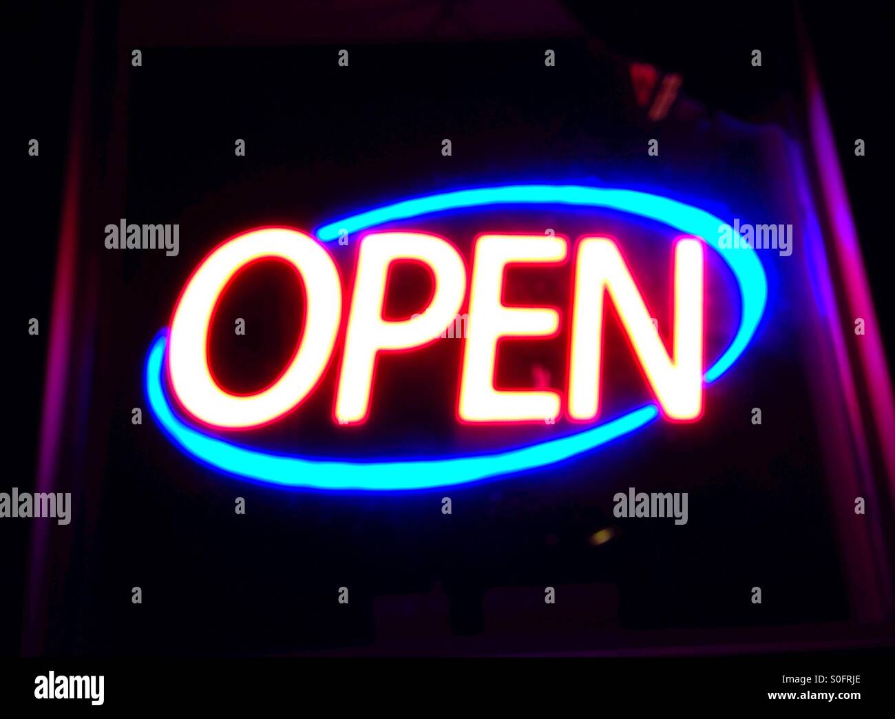 Neon open sign Stock Photo - Alamy