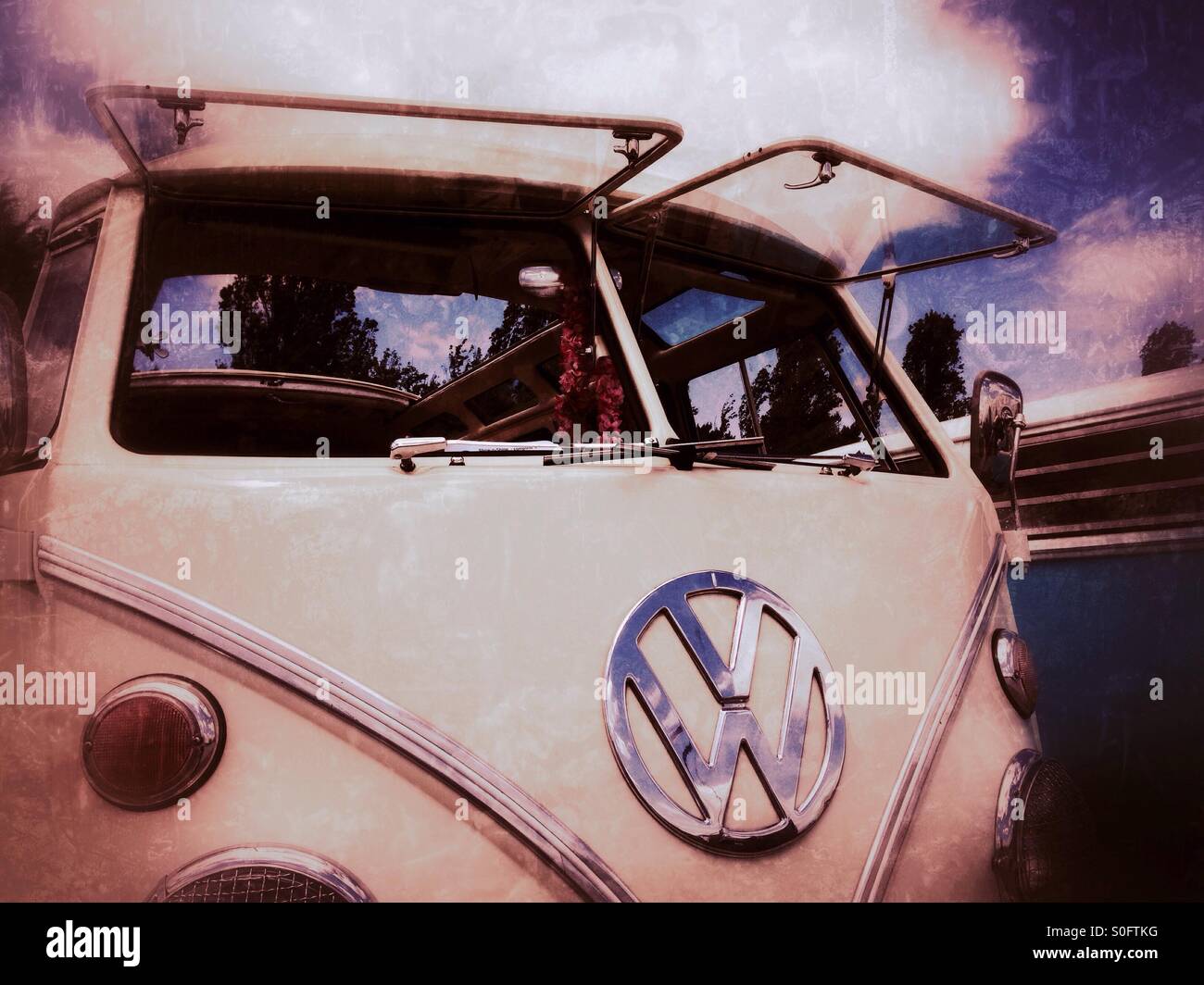 Vw split screen camper van hi-res stock photography and images - Alamy