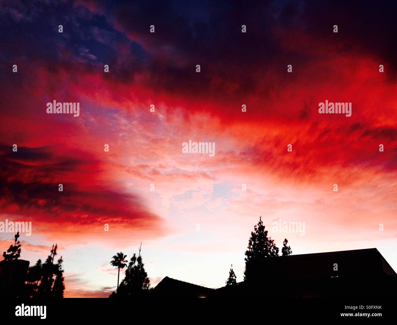 Orange and pink skies hi-res stock photography and images - Alamy