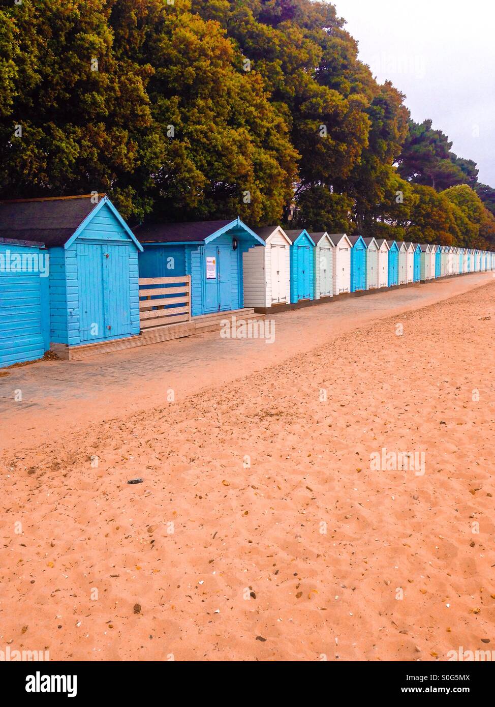 British beach huts hi-res stock photography and images - Alamy