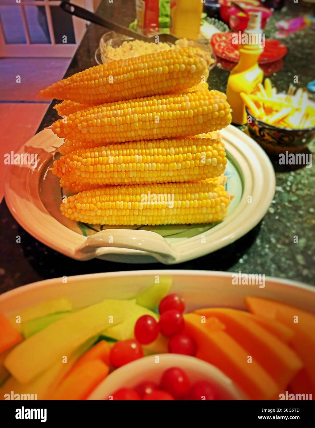 Plate of corn on the cob.at buffet table Stock Photo - Alamy