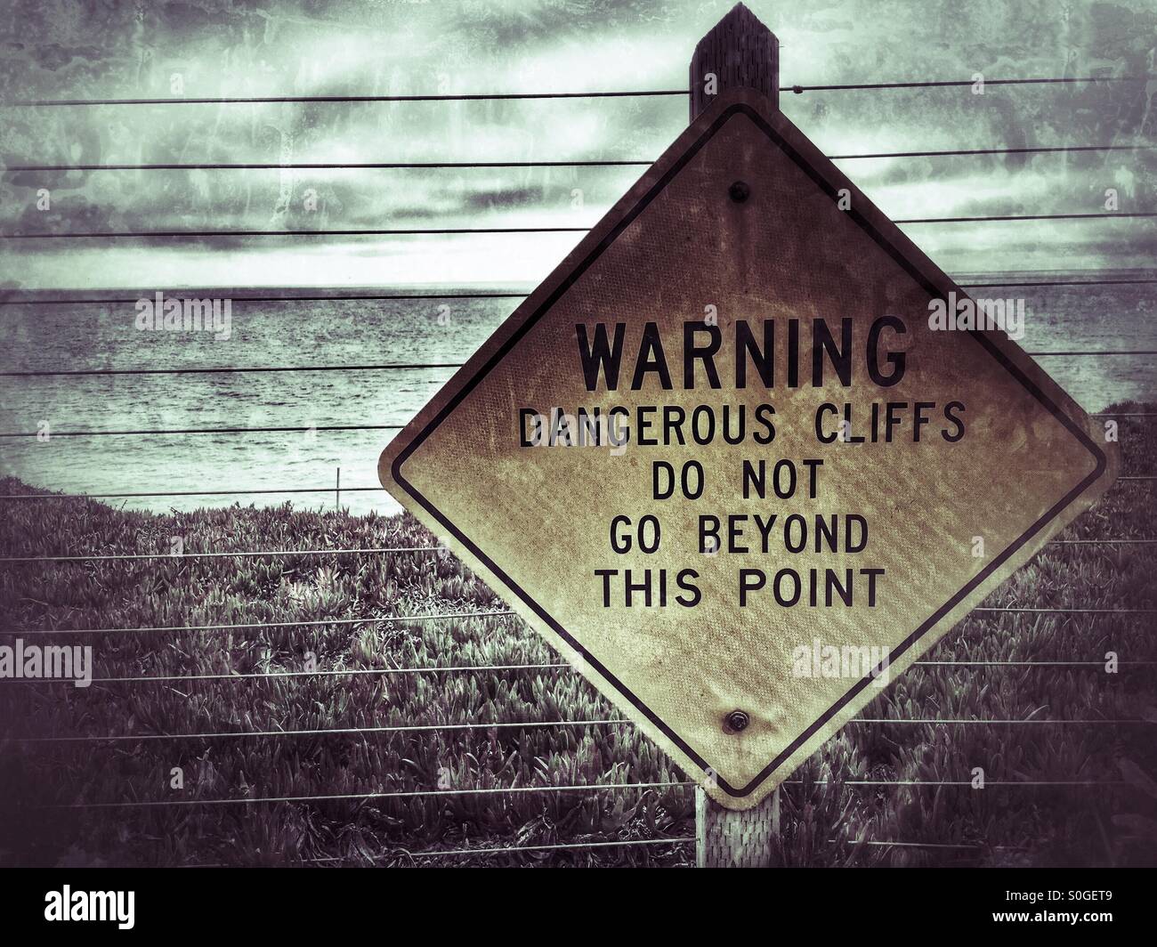 Erosion warning sign hi-res stock photography and images - Alamy
