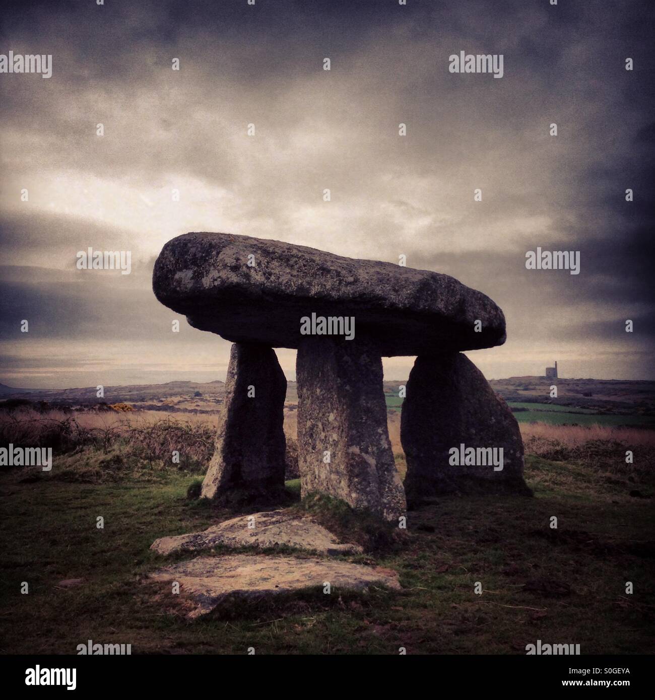 Cornwall megalithic monument hi-res stock photography and images - Alamy